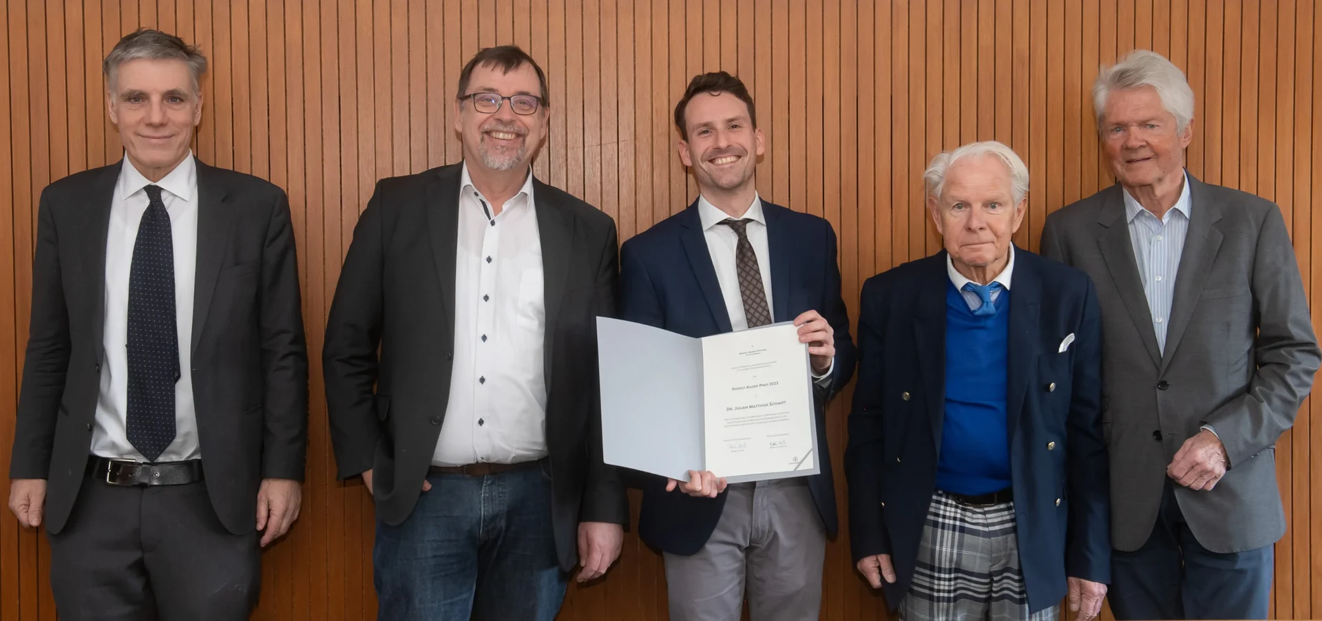 Dr. Julian Schmitt Wins Rudolf Kaiser Prize — University of Bonn